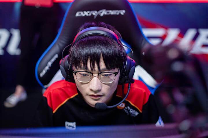 PentaQ 刺猬电竞社 (beta) – Loving、Working、Playing